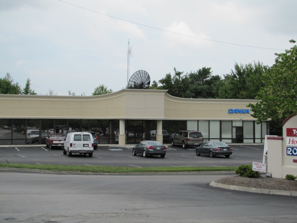 Photos of the New WNOX-FM 100.3 Knoxville, TN | DREW'S RADIO SITE